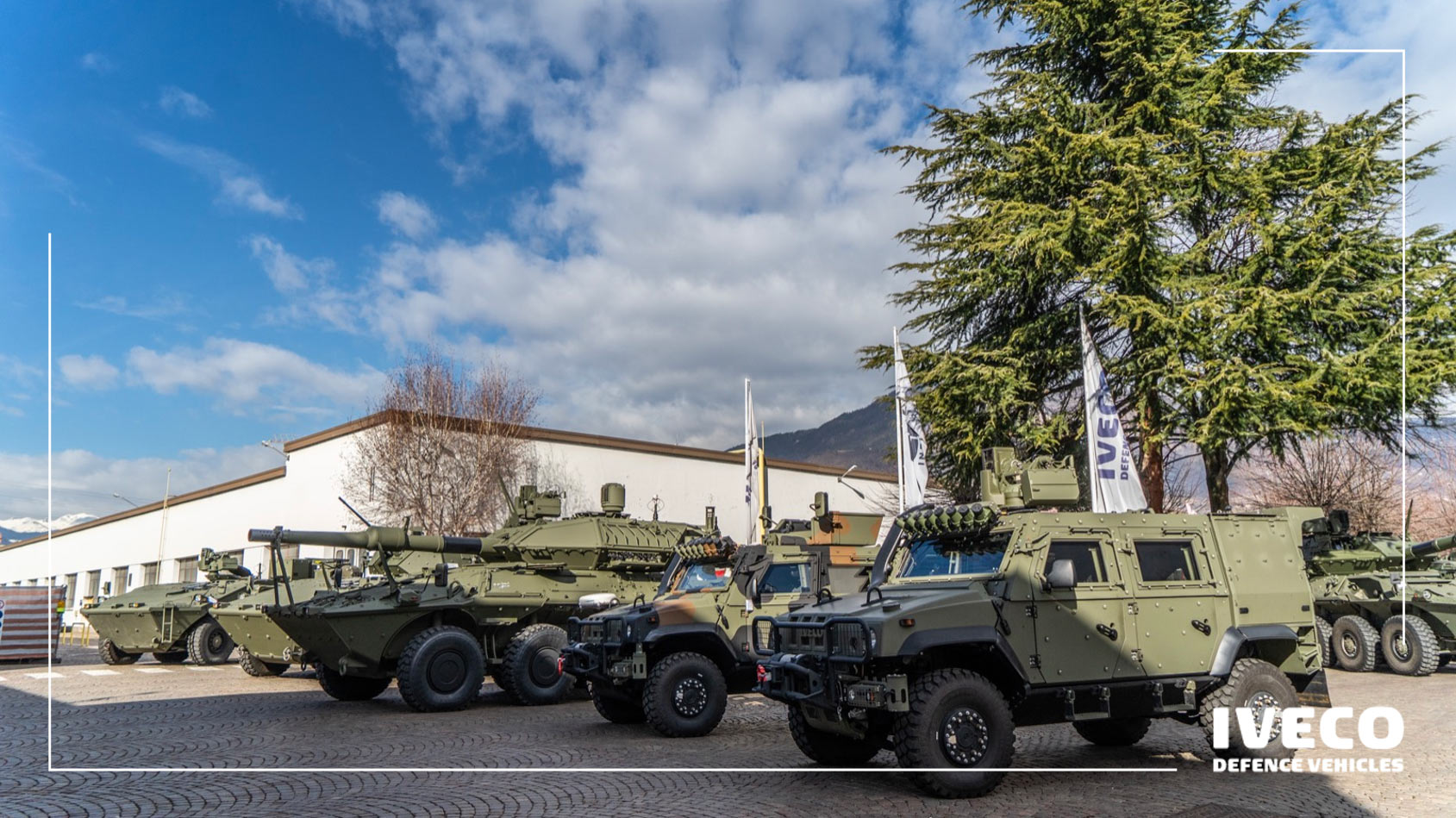 Chief of Staff of the Italian Army, Lt. Gen. Salvatore Farina visited ...