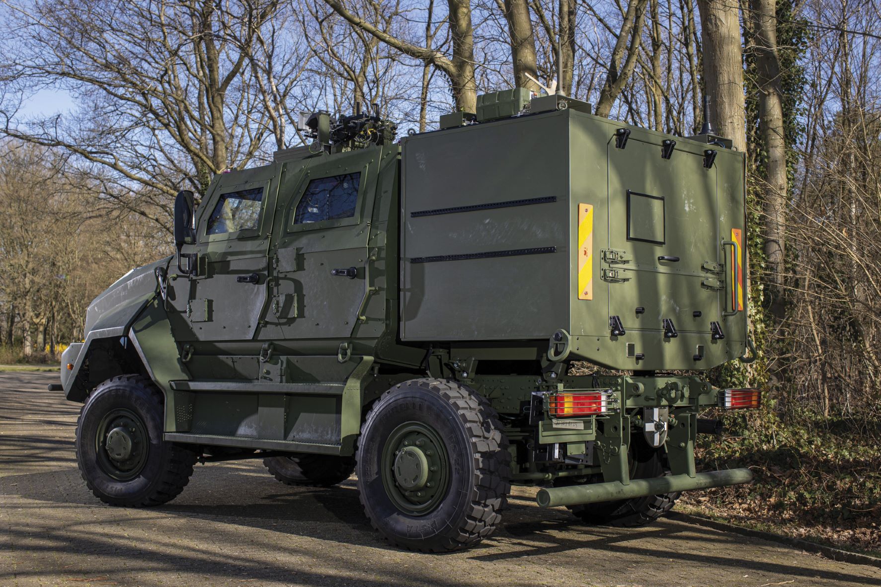 MTV - Medium Tactical Vehicle 4x4 - IDV Iveco Defence Vehicles